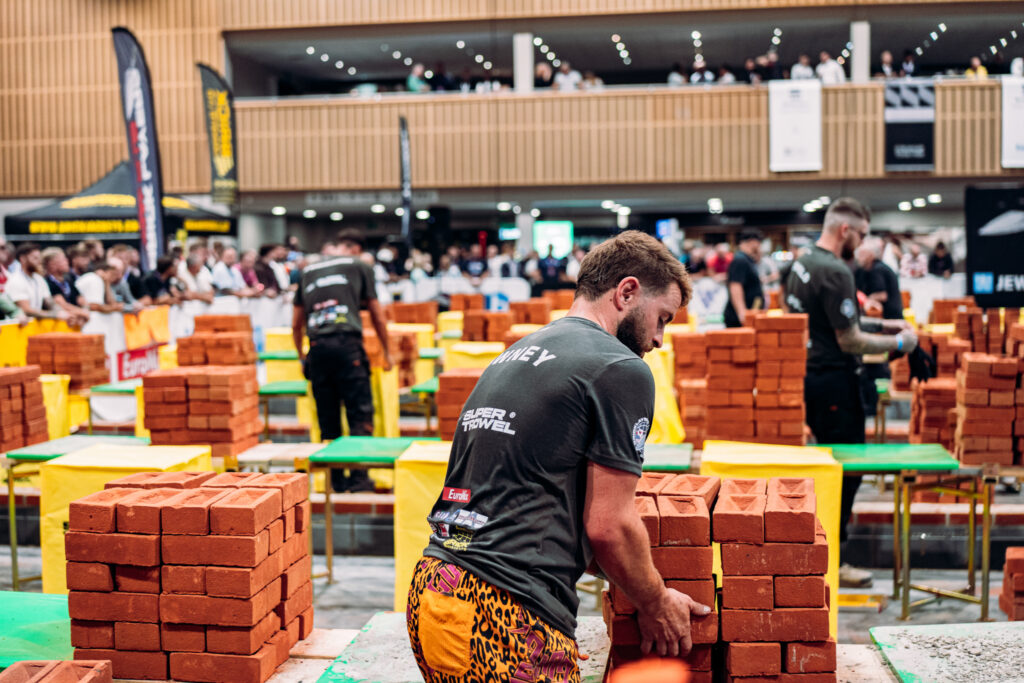 UK’s Top Bricklayers Compete for Keyfix Sponsored Award at Super Trowel ...